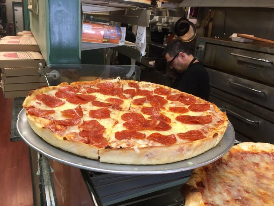 Leo's Pizza Delivery & Online Ordering